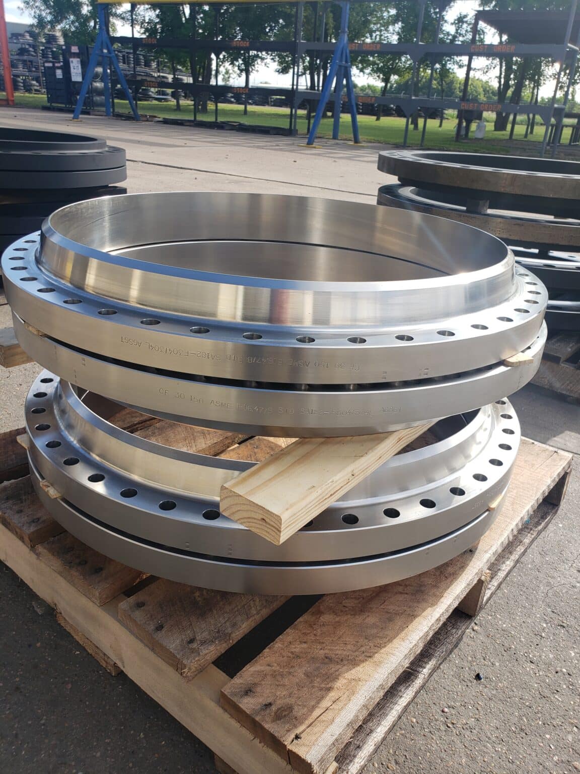 Weld Neck Pipe Flanges - Coastal Flange, Inc.
